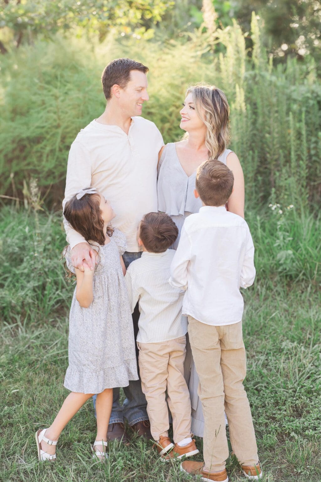 10 Stunning Gallery Wall Designs for your New Family Pictures - Fresh ...